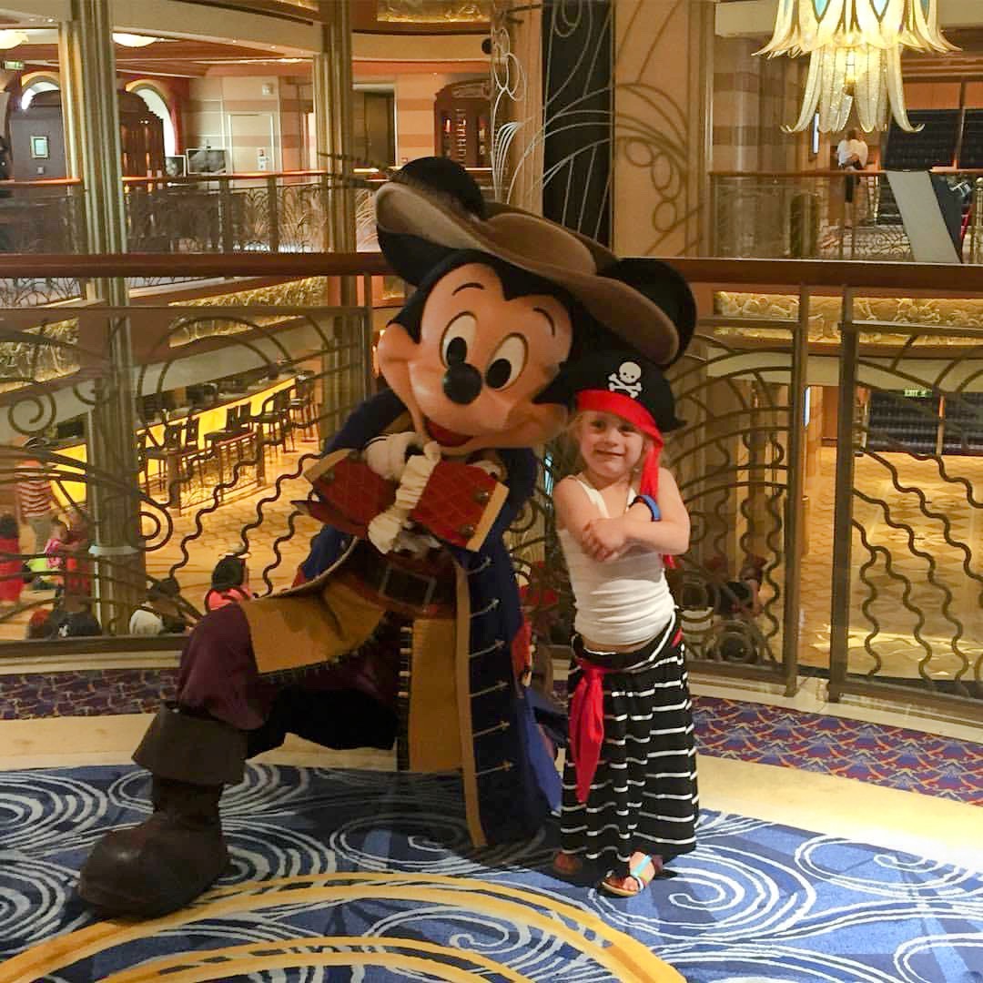 Guide to Disney Cruise Line Pirate Night | Outfit Ideas